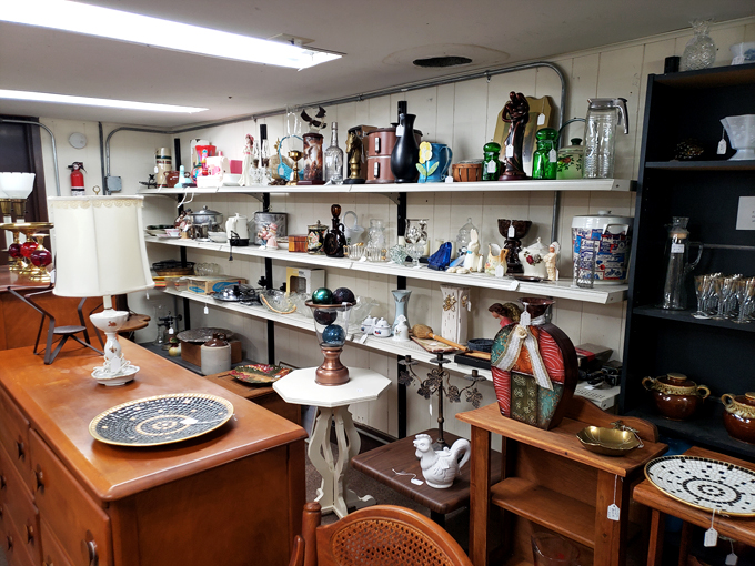 neighborhood thrift store 4