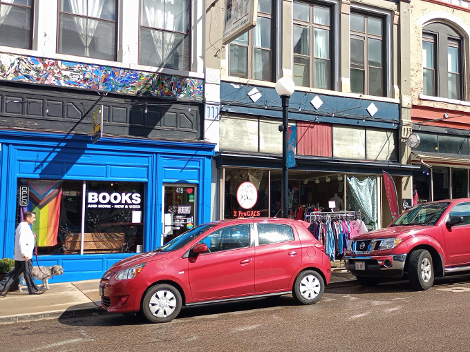 neighborhood thrift store 9