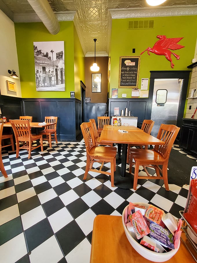 nick&rsquo;s downtown diner 2