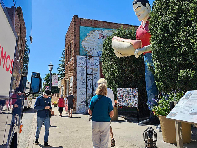 paul bunyon in atlanta, il 4