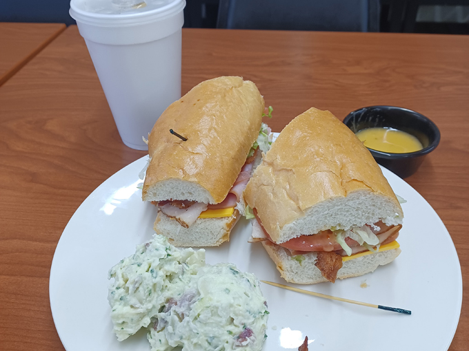 pinegrove market & deli 5