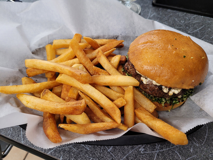 pinegrove market & deli 6