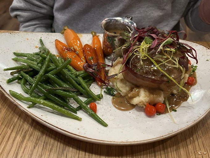 rascal modern american diner & bar 6