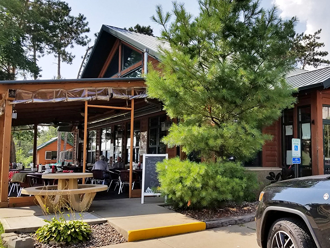 red pines bar & grill 1