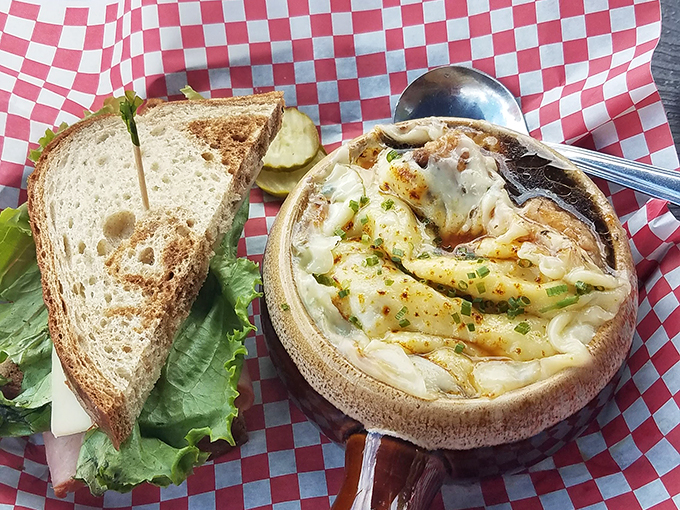 red pines bar & grill 6