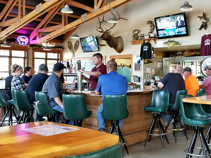 red pines bar & grill 7