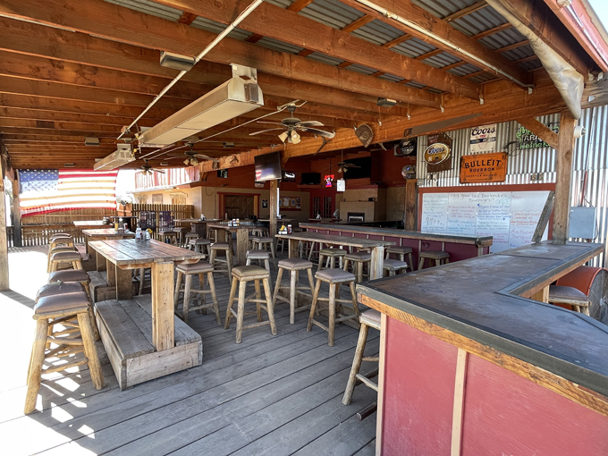 roadrunner restaurant & saloon 2