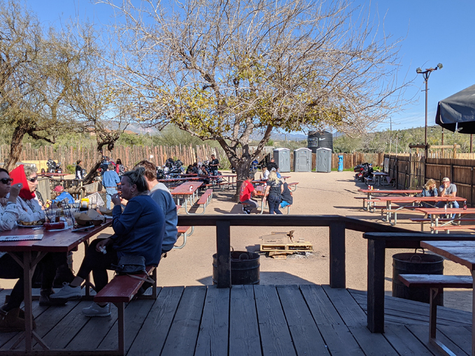 roadrunner restaurant & saloon 9