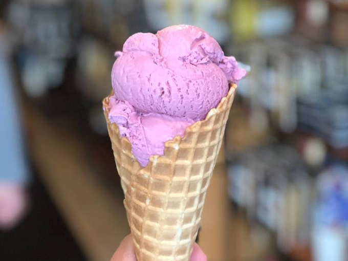 sanders chocolate & ice cream shoppe 6