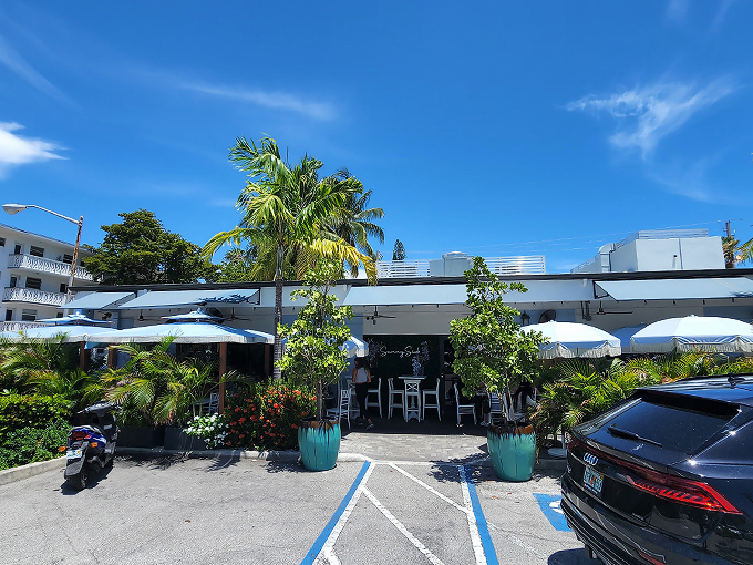 sunny side cafe & eatery 1