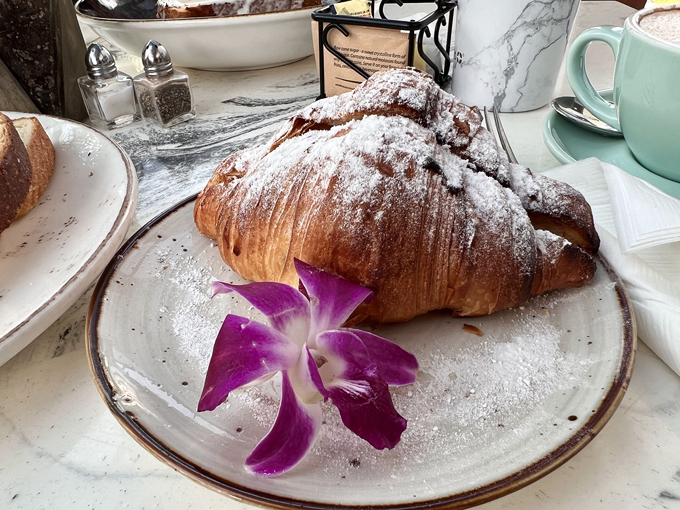 sunny side cafe & eatery 9