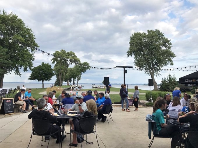 tj's harbor restaurant 8