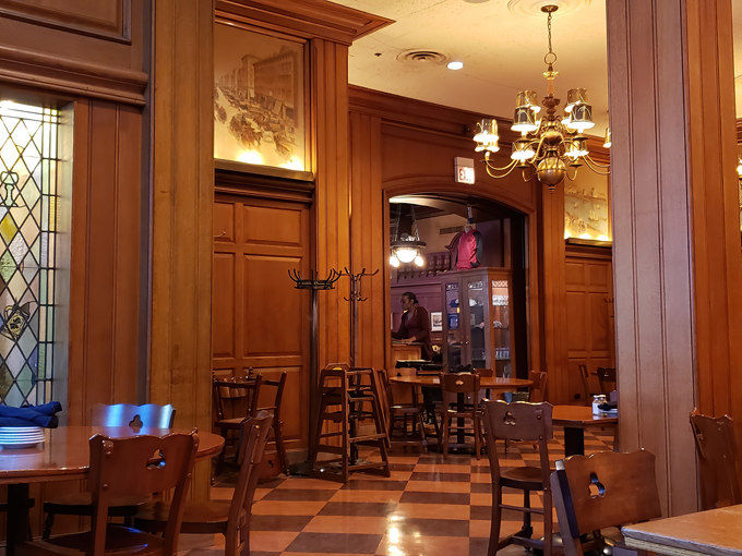 the berghoff restaurant 2