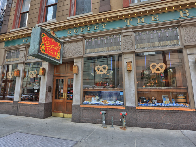 the berghoff restaurant 6