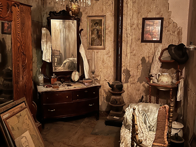 the birdcage theatre in tombstone, arizona 4