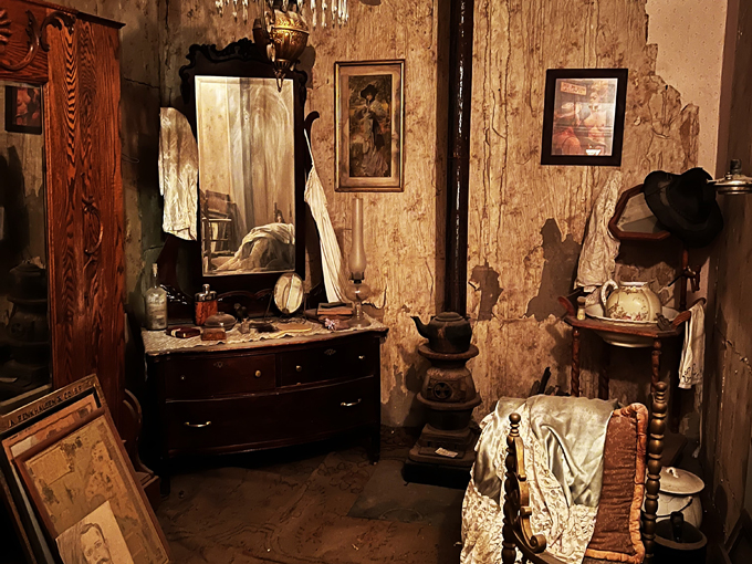 the birdcage theatre in tombstone, arizona 7