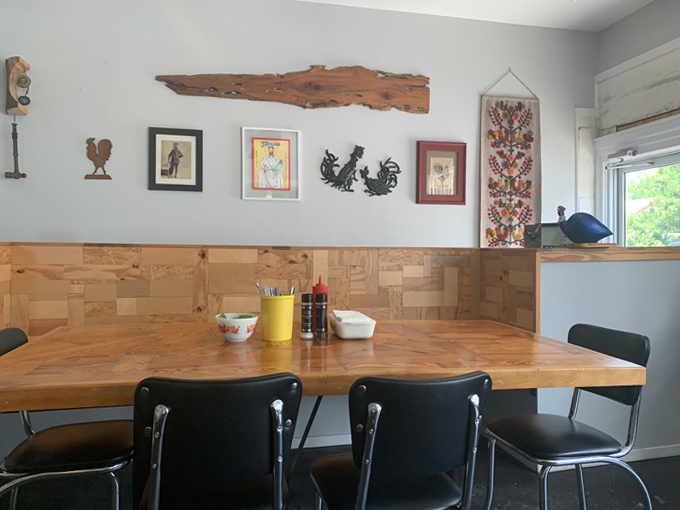 the blue hen caf&eacute; 2