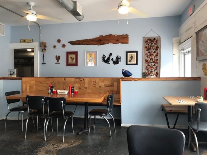 the blue hen caf&eacute; 2