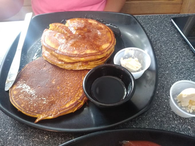 the blue hen caf&eacute; 4