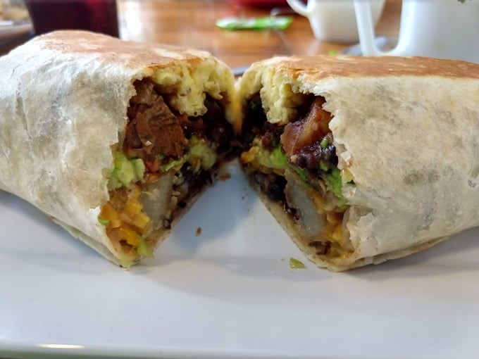 the blue hen caf&eacute; 5