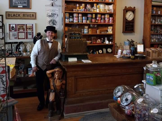 the merchant general store 9