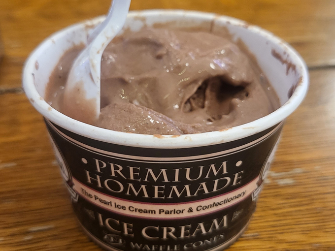 the pearl ice cream parlor 3