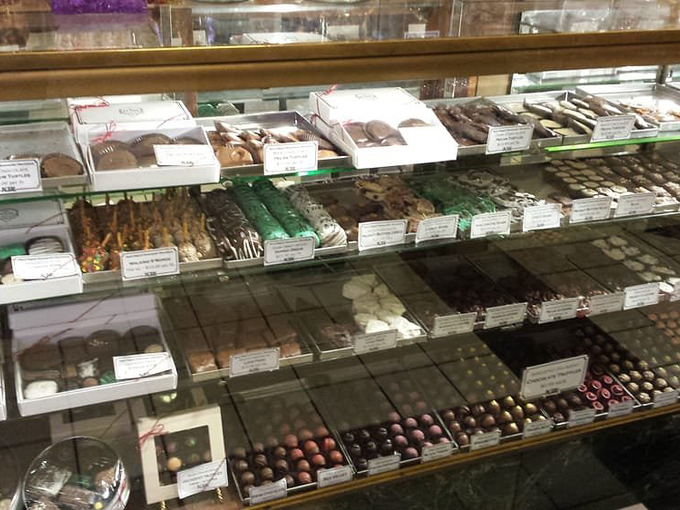 the pearl ice cream parlor 5