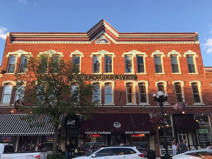 the pearl ice cream parlor 8