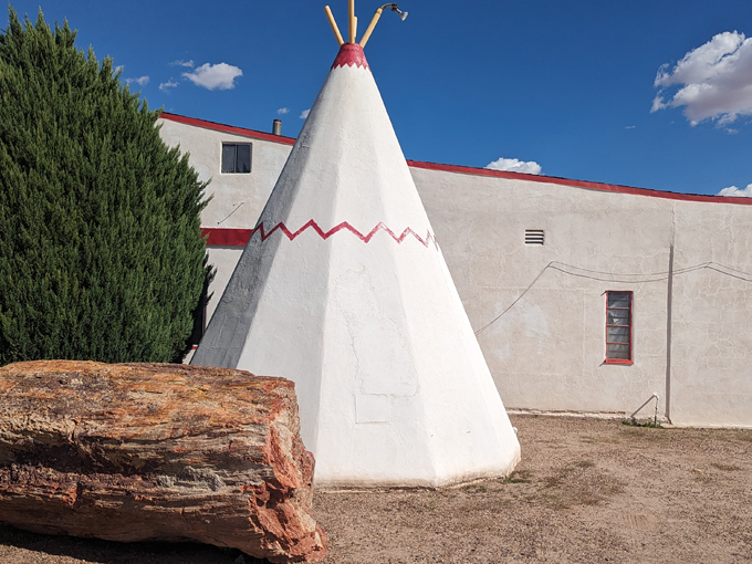 the wigwam motel in holbrook, arizona 4