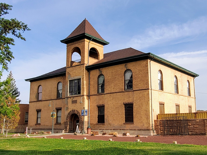the wigwam motel in holbrook, arizona 8