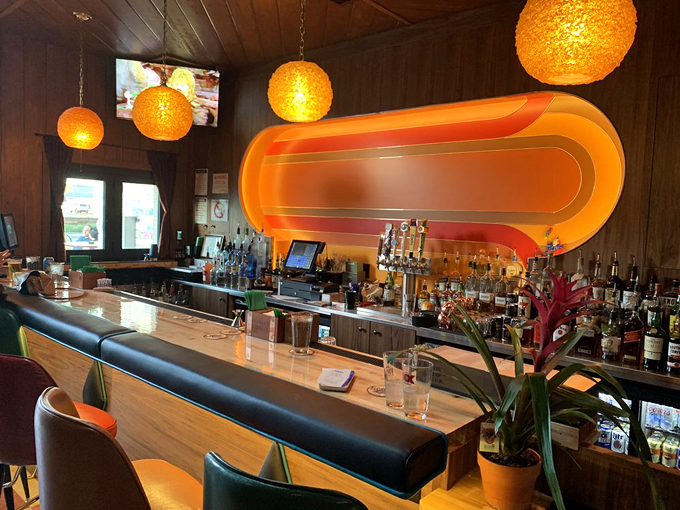 thunderbird lounge 4