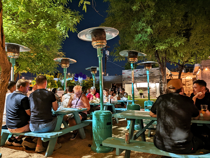 thunderbird lounge 7