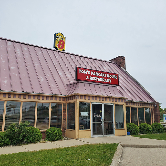 uncle tom's pancake house 1