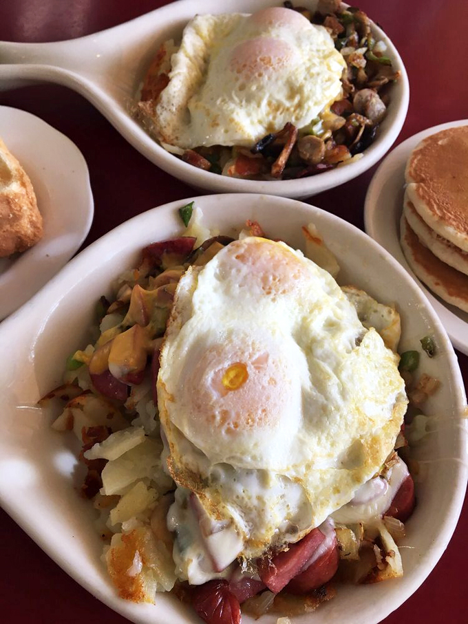 uncle tom's pancake house 4
