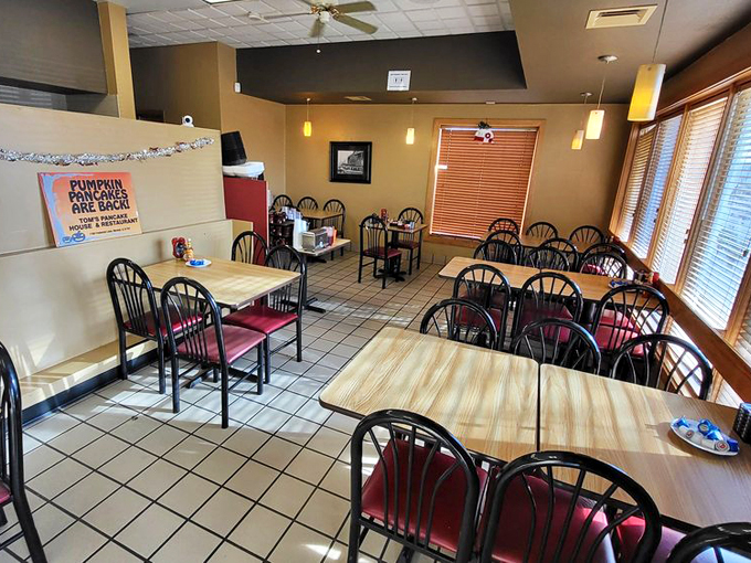 uncle tom's pancake house 8