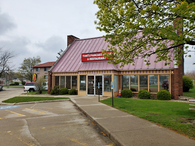 uncle tom's pancake house 9