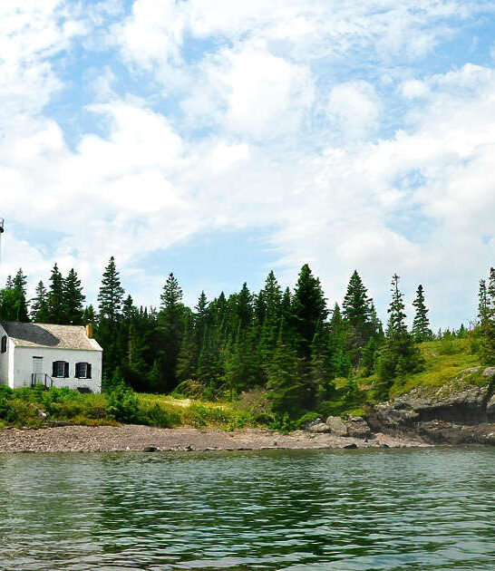 rock harbor lighthouse
