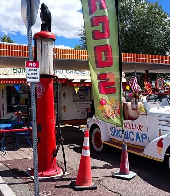 kitschy burger stand arizona ftr