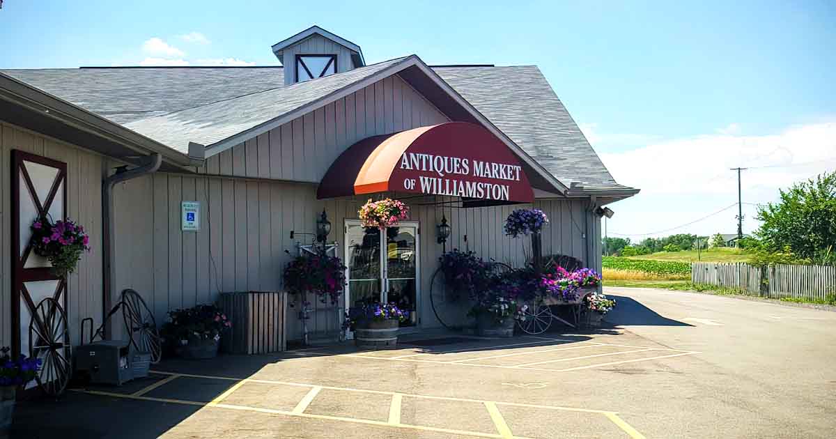The Massive Antique Store In Michigan That’s Too Good To Pass Up