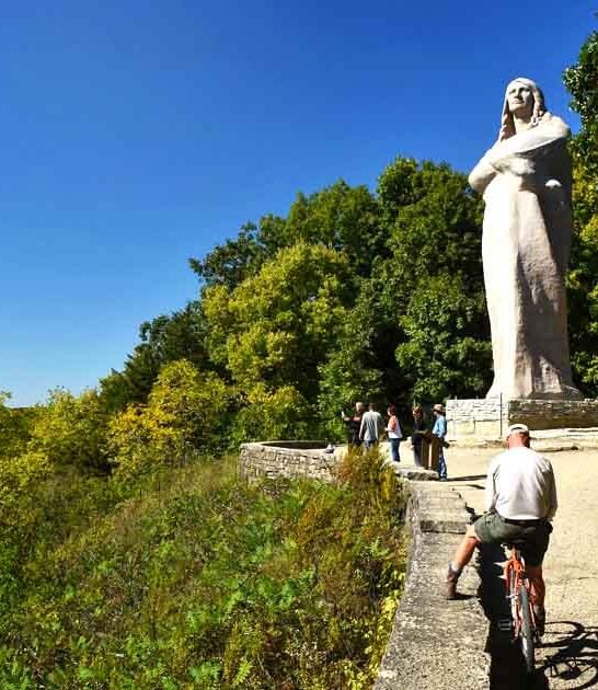 massive statue illinois ftr