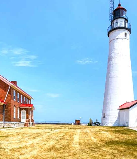 michigan lighthouse undeveloped beach ftr