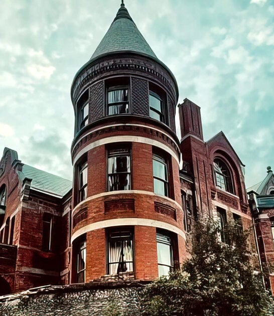 mysterious castle vermont ftr