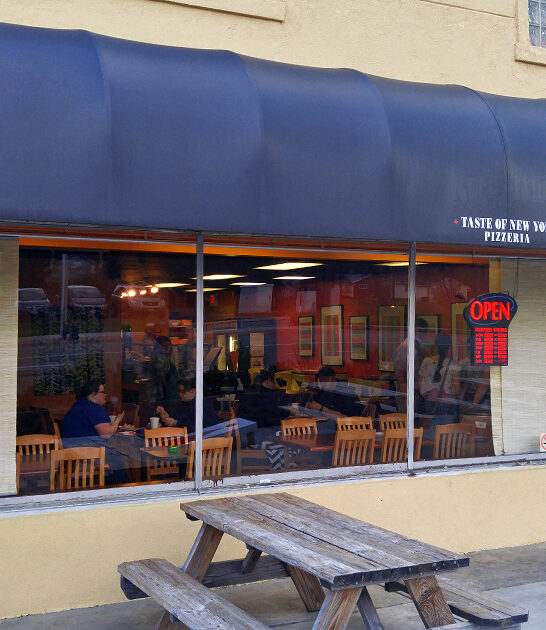 unassuming pizza restaurant ohio ftr