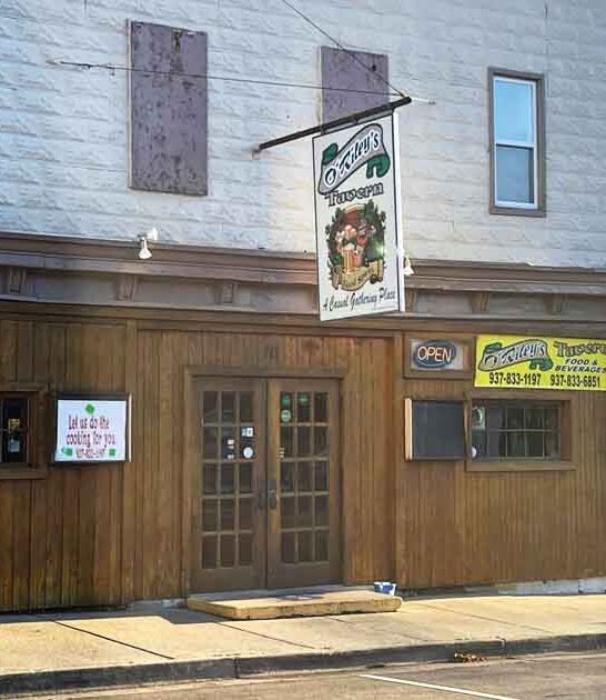 unassuming pizza tavern ohio ftr