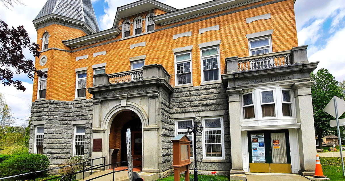 This Century-Old Victorian Library In Vermont Is Unlike Any Other In ...