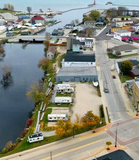 wisconsin small lakeside town ftr