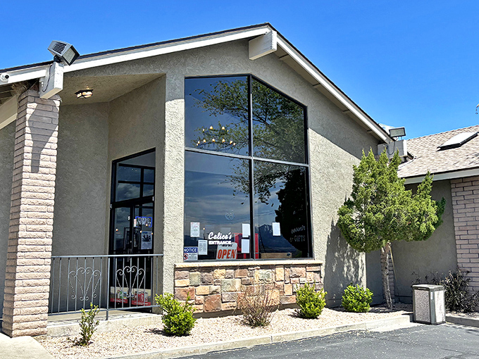 Calico's welcoming exterior stands proudly along Historic Route 66, a beacon for hungry travelers and locals seeking breakfast nirvana.