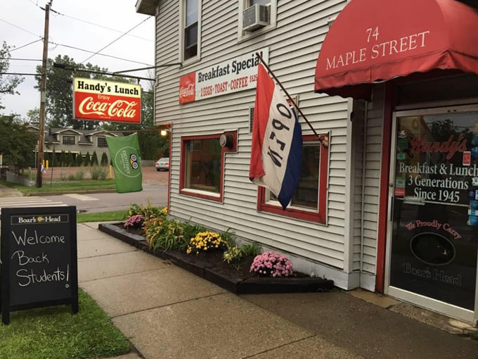 A slice of Americana awaits at Handy's Lunch, where the Coca-Cola sign has been welcoming hungry Vermonters since bell-bottoms were first in fashion.