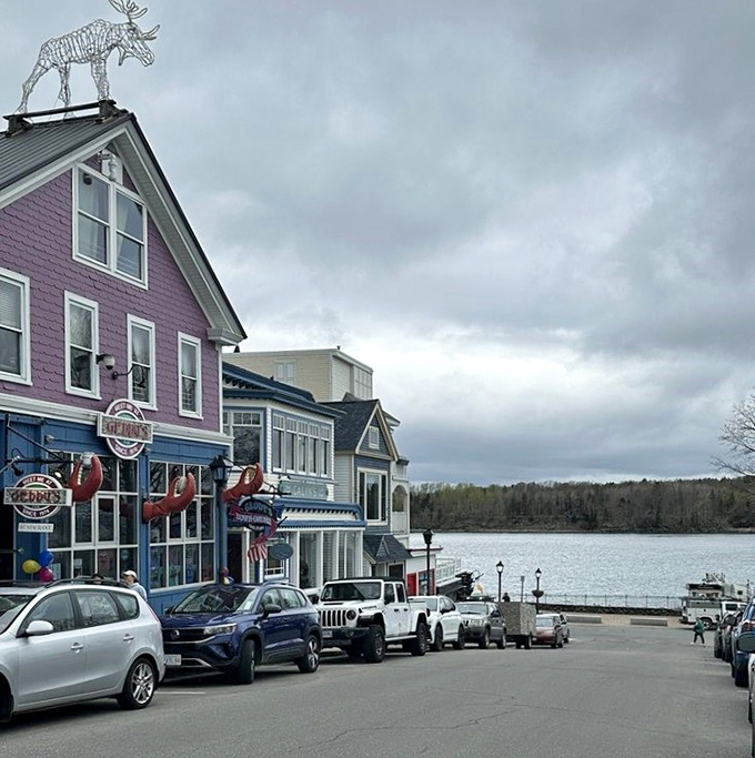 A purple-hued maritime masterpiece crowned with a wire moose, Geddy's stands proudly against Maine's moody skies&mdash;coastal charm personified.