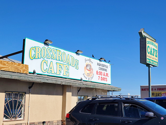 The turquoise beacon of breakfast bliss stands proudly against the Arizona sky, promising homestyle cooking that's worth the detour.
